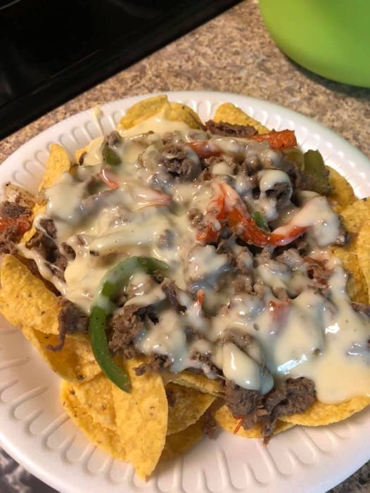 Philly Cheesesteak Nachos for dinner – Recipes on a Budget